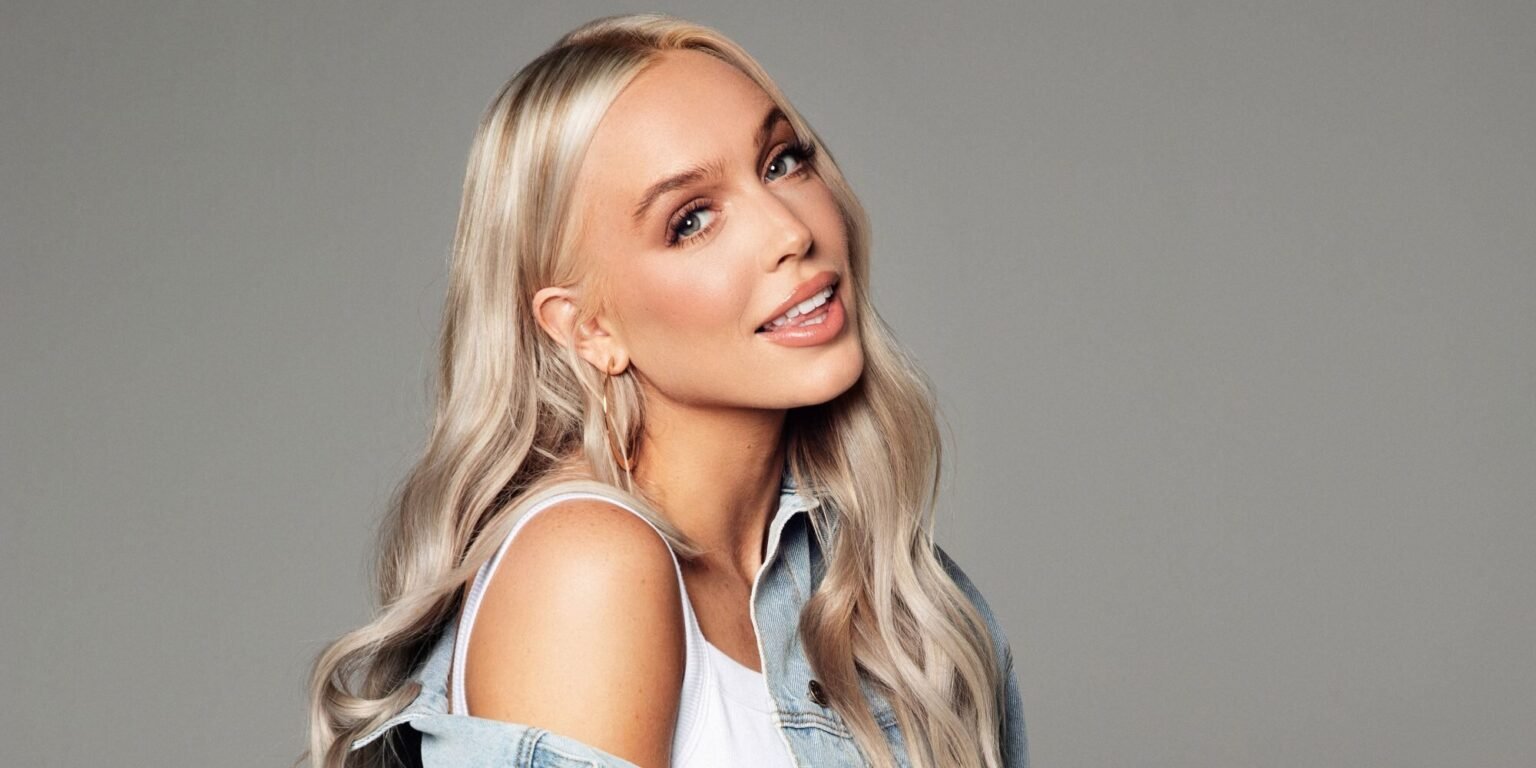 Alexandra Cooper Bio, Age, Height, Ethnicity, Family, Parents
