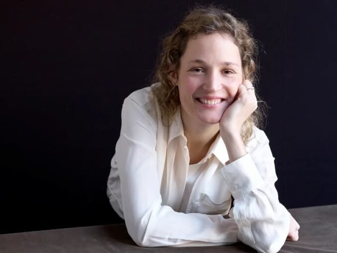 Vicky Krieps Bio, Age, Wiki, Net Worth, Height, Parents, Husband